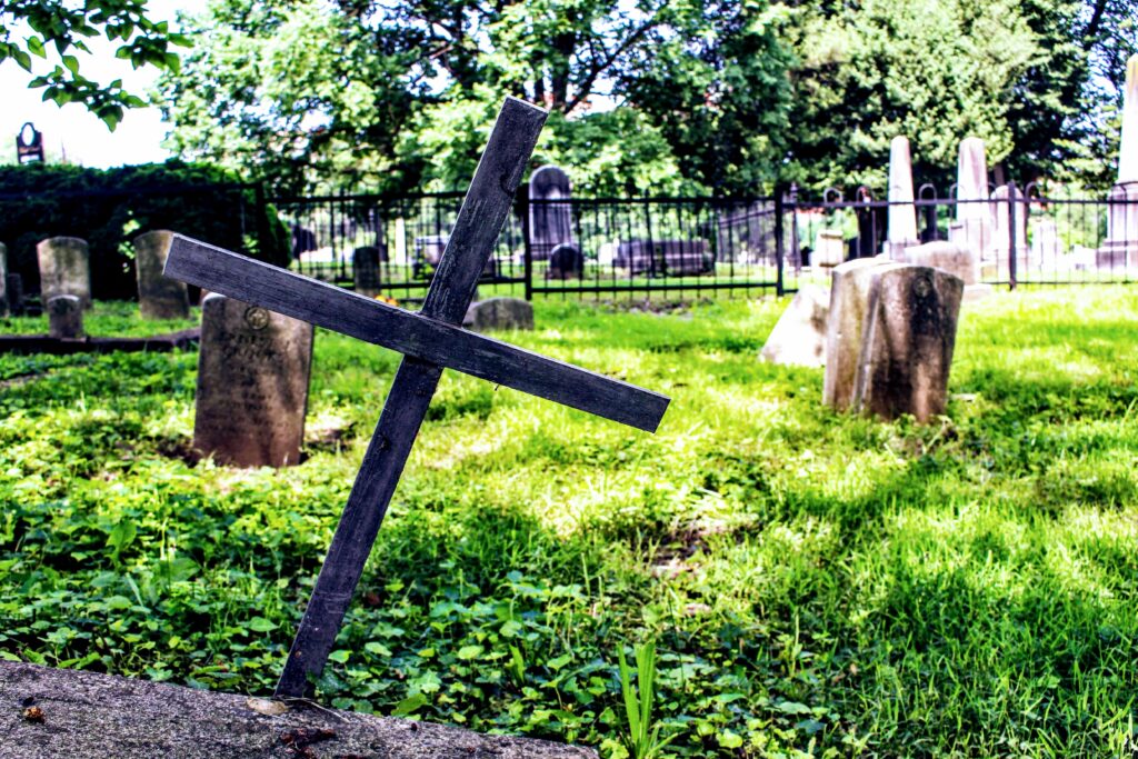 Why Wrought Iron Fencing for Cemeteries and Family Plots? - Hercules ...